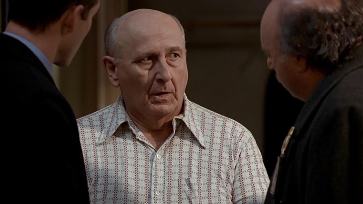 Intenta agarrar tu arma - NYPD Blue (Temporada 10, Episodio 15) | Apple TV