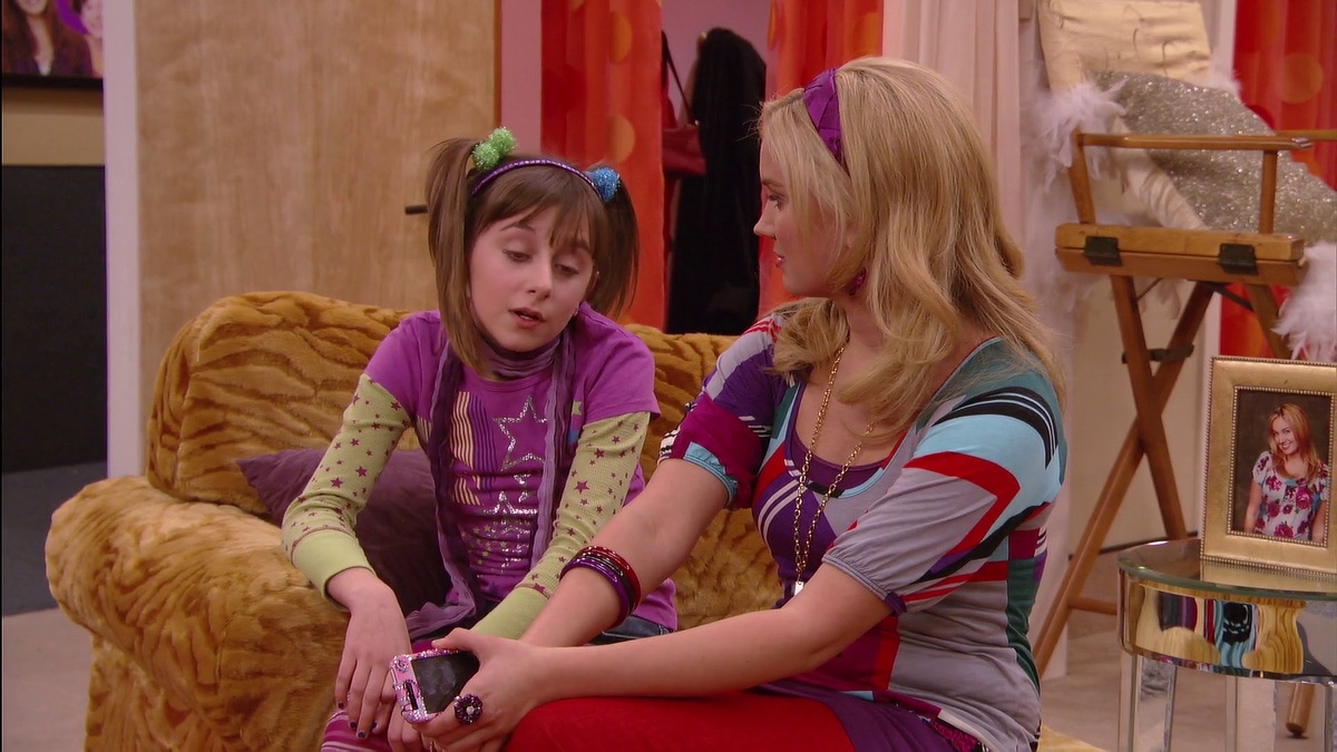 Sonny in the Middle – Sonny With a Chance (Series 1, Episode 19) | Apple TV