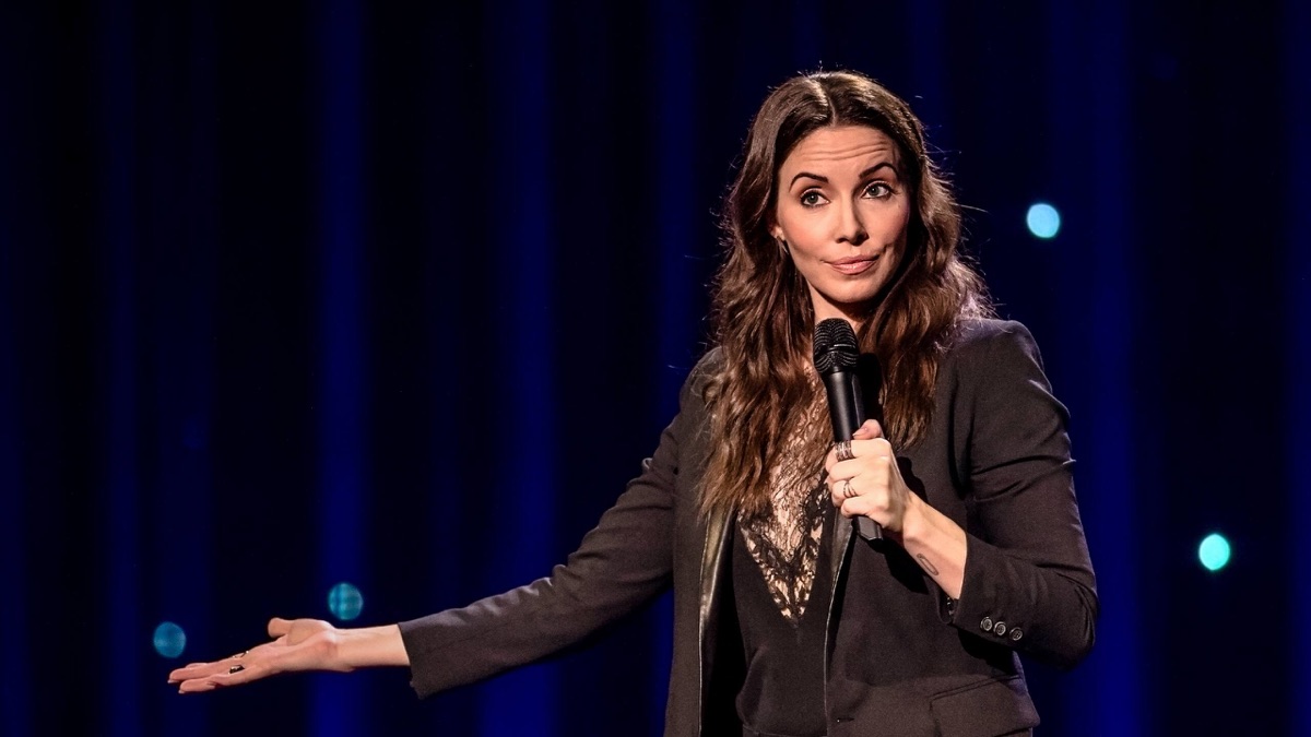 Whitney Cummings: I'm Your Girlfriend - Apple TV (UK)