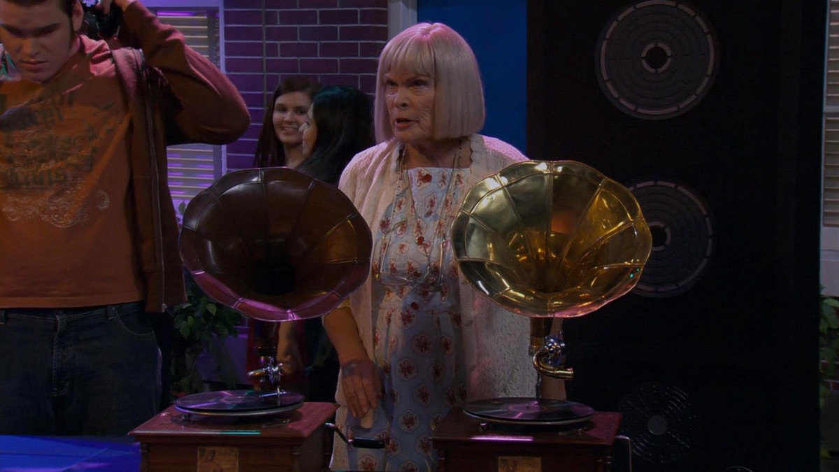 Mr. Dance - Mr. Young (Season 2, Episode 18) - Apple TV