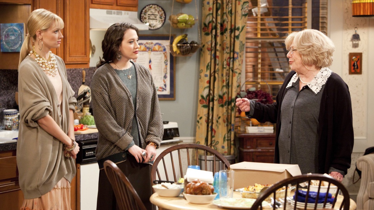 And the Kosher Cupcakes - 2 Broke Girls (Season 1, Episode 17) | Apple TV
